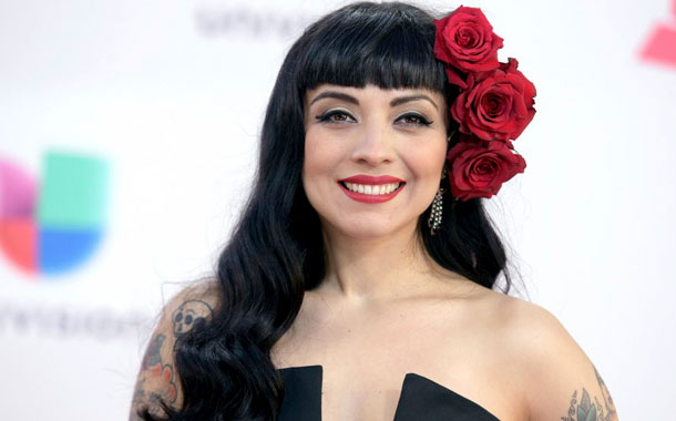 Mon Laferte Interpreta Canción De Sailor Moon Y Enloquece A Sus