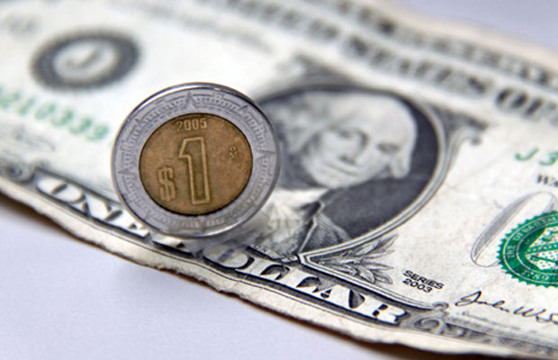 Dólar regresa a los 18 pesos, después de tres meses, por factores ...